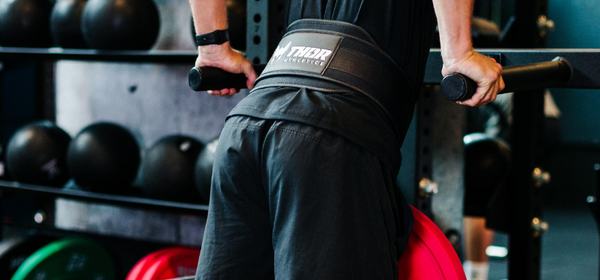 Alles over een Dipping Belt inclusief de top 4 oefeningen. – Thor Athletics